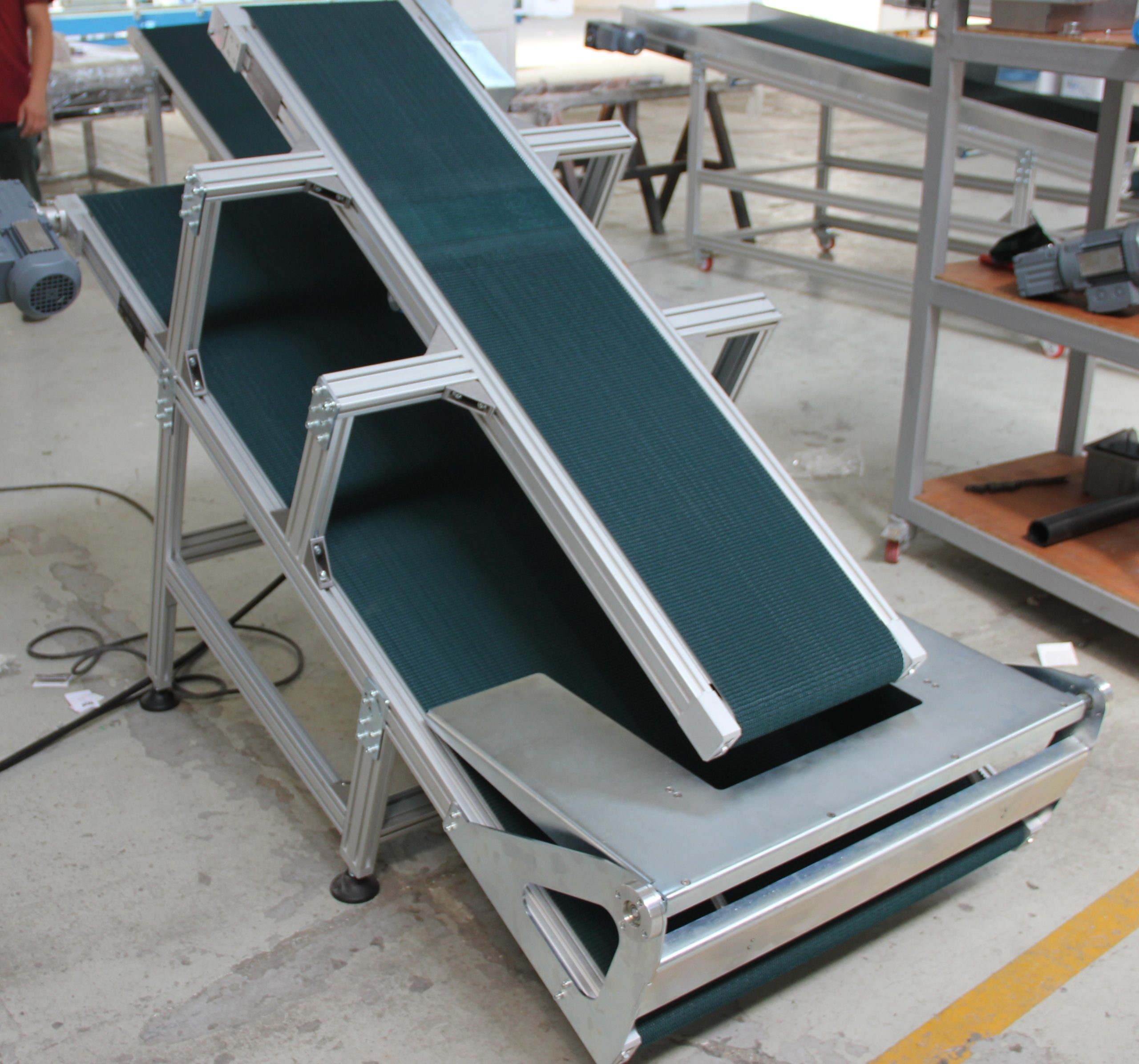 Cleated Conveyors - Avenof